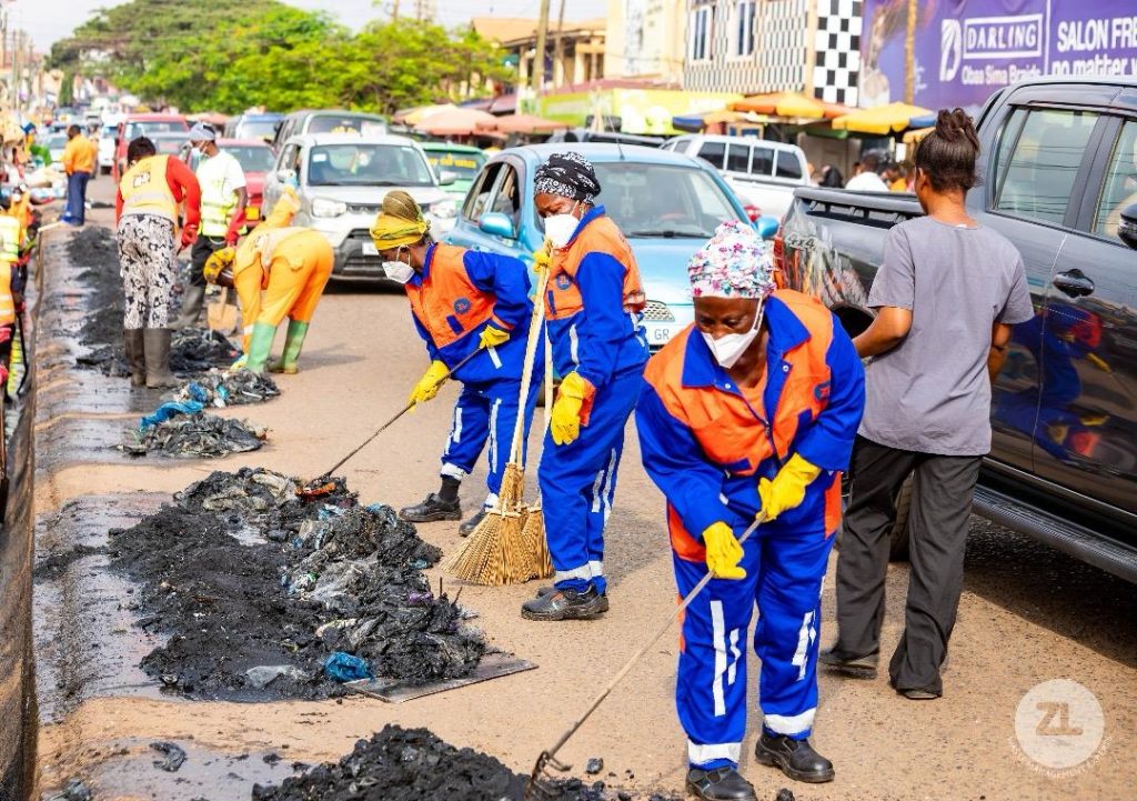 Onua FM, Zoomlion Lead Massive Cleanup Exercise at Madina Market ...